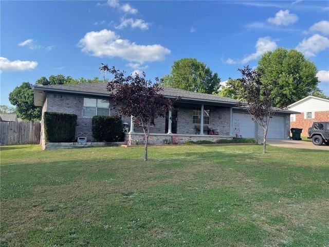 1218 Laura Ave, Berryville, AR 72616
