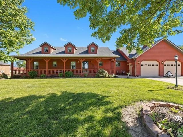 1218 Litteken Ln, Trenton, IL 62293