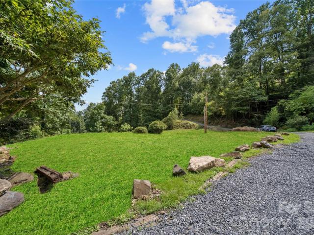 1218 Sweet Creek Road