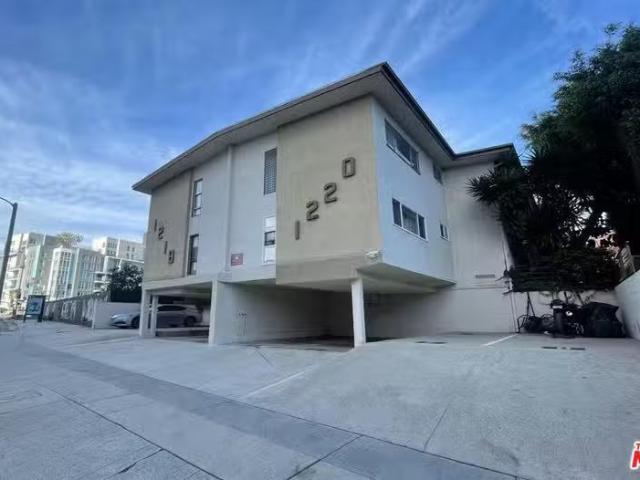 1218 S BARRINGTON AVE, LOS ANGELES, CA 90025 Multi Family For.