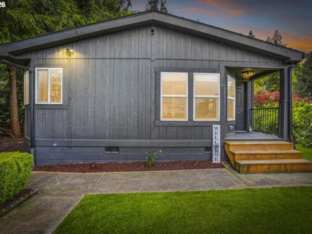 1218 W C St, Rainier, OR 97048