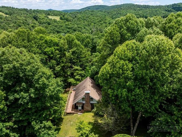 1218 Waterfall Road