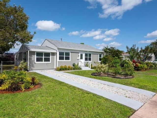 1218 13th Ave N, Lake Worth, FL 33460