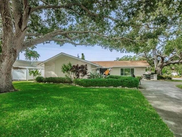 12196 th St, Largo, FL 33774