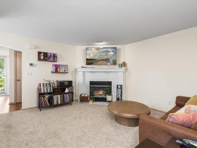 1219 NW Hidden Ridge Circle