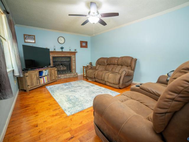 1219 NW Laquita Drive