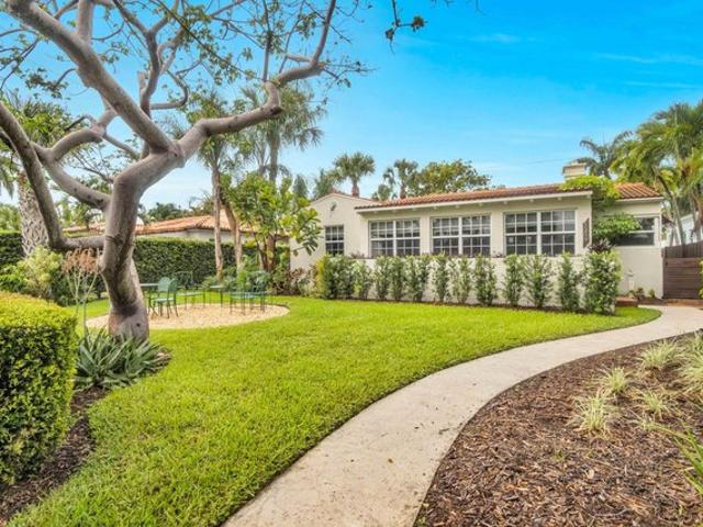1219 N Lakeside Dr, Lake Worth Beach, FL 33460