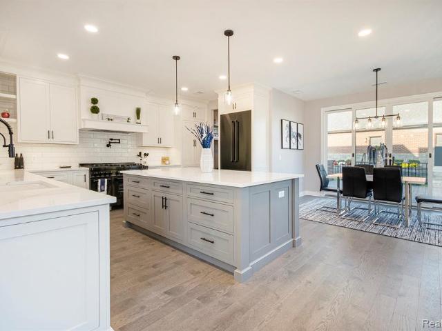 1219 N Main Street