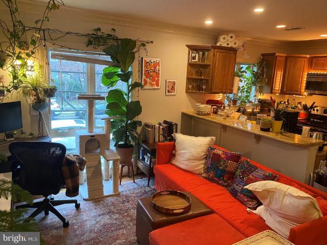 1219 Oronoco Street # 201
