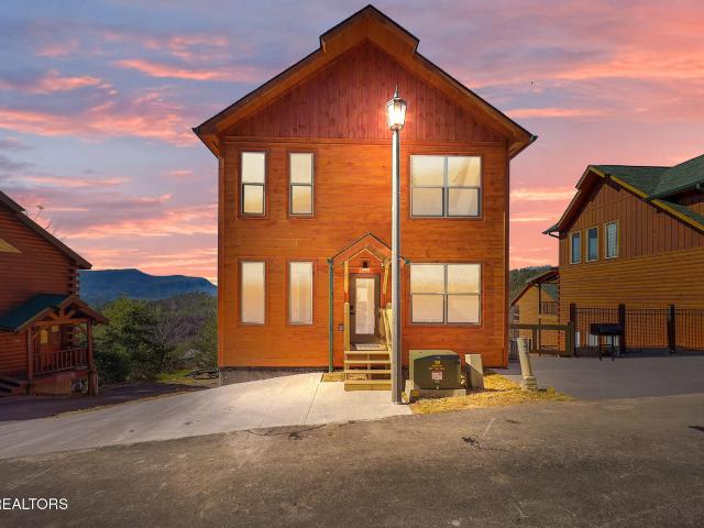 1219 Bird Nest Way, Sevierville, TN 37862 | MLS #1326