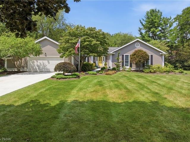 1219 Briarview Ave NW, North Canton, OH 44720