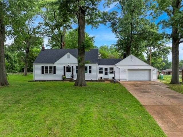 1219 Coal Bank Ct, Saint Louis, MO 63138
