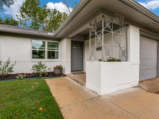 1219 Dearborn Drive