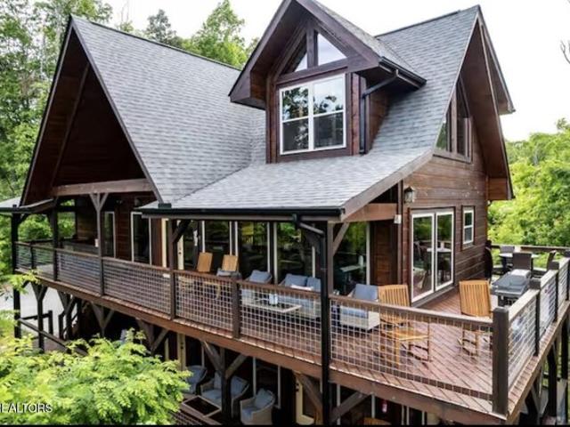 1219 Hemlock Dr, Gatlinburg, TN 37738