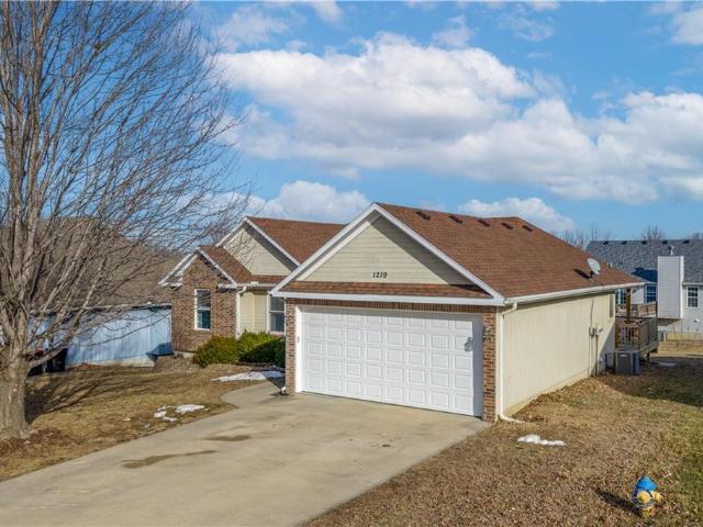 1219 S Country View Ln, Warrensburg, MO 64093 | MLS #2597 | Compass