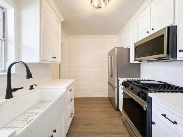 1219 Saxony Lane