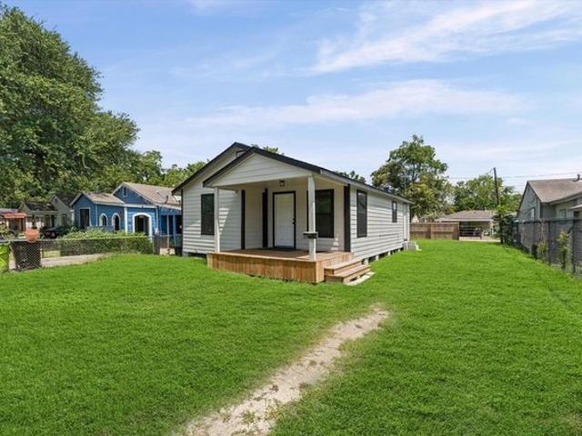 1219 Walnut Ave, Rosenberg, TX 77471