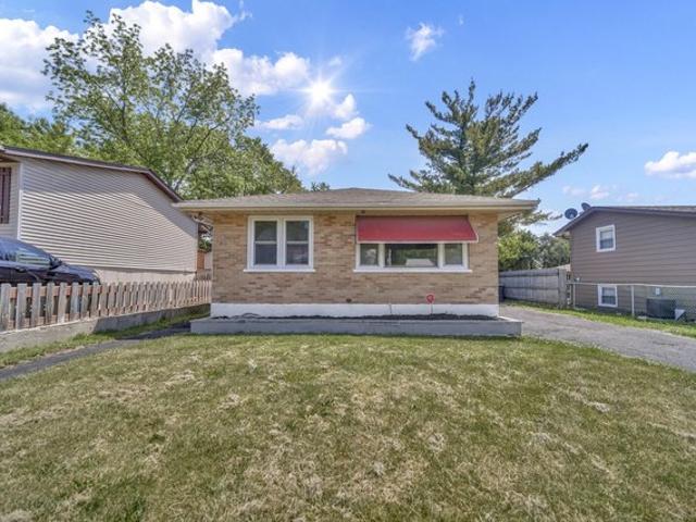 1219 Woodridge St, Round Lake Beach, IL 60073