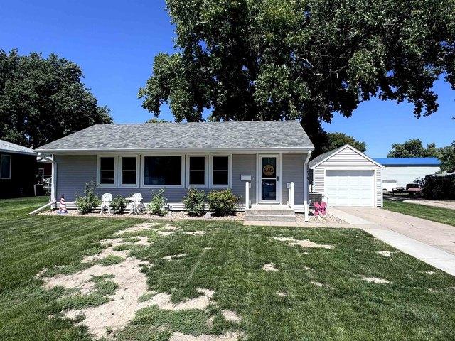 1219 10th Ave, Holdrege, NE 68949