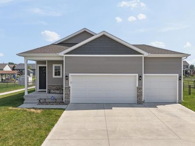 1219 12th St SE, Bondurant, IA 50035