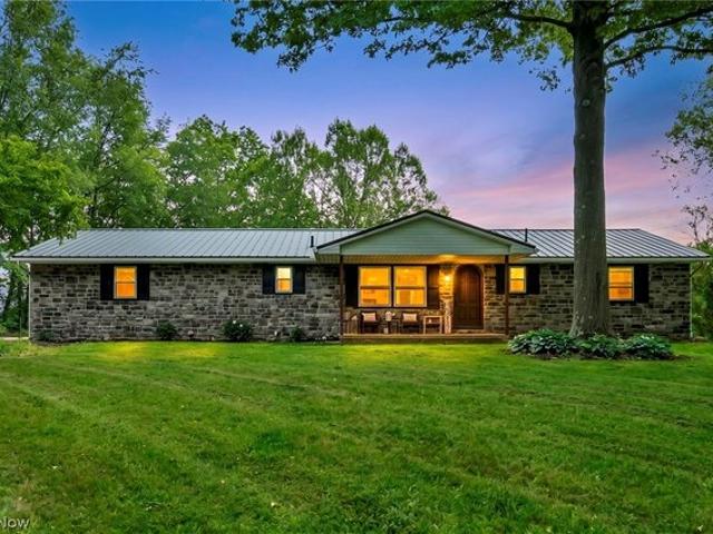 12100 Hoover Ave NW, Uniontown, OH 44685