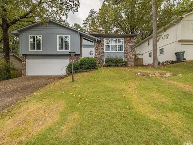 12101 Pleasant Forest Dr, Little Rock, AR 72212