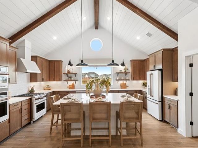 12107 Upper Meadows Ave, Mont Belvieu, TX 77535