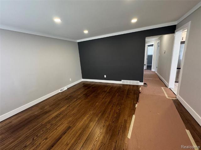 12107 Centralia