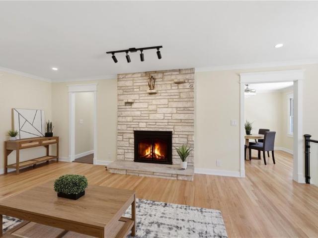 12107 Newbury Lane