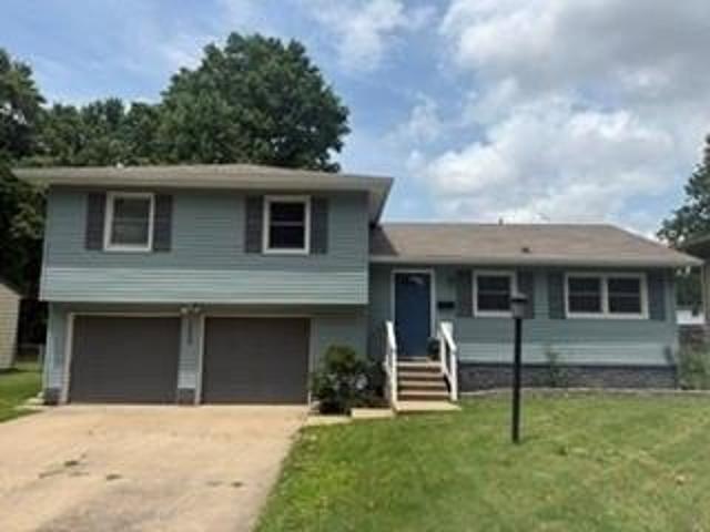 12104 W 93rd St, Lenexa, KS 66215