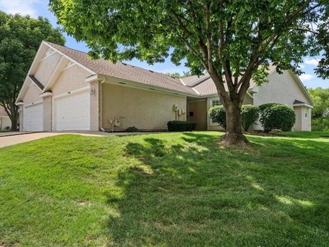 12104 Oakmont St, Overland Park, KS 66213