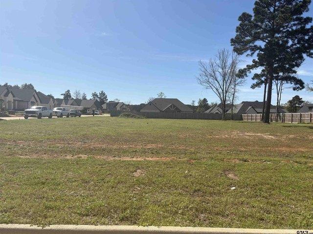 12105 Cotton St, Flint, TX 75762