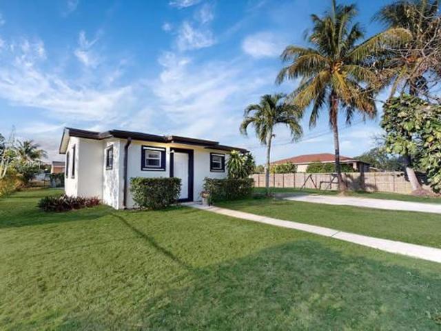 12105 SW 214th Ter, Miami, FL 33177