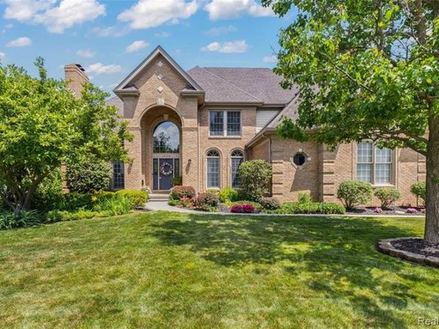 12106 Deer Creek Run, Plymouth, MI 48170