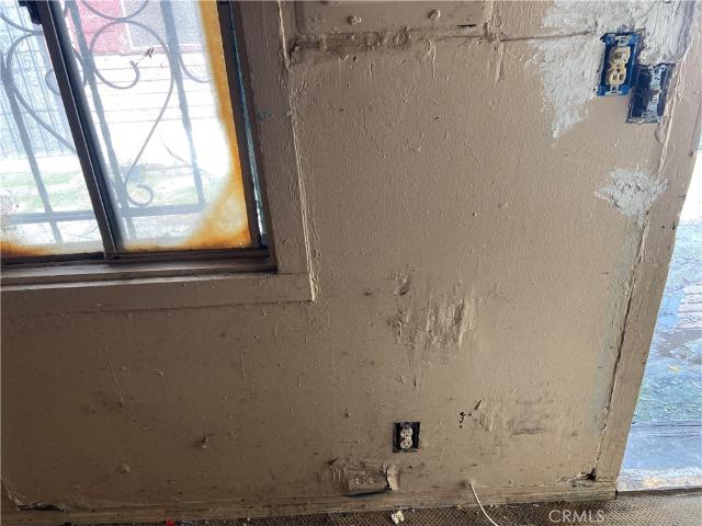 12106 S Willowbrook Ave, Compton, CA 90222 | MLS #TR25227 | Compass