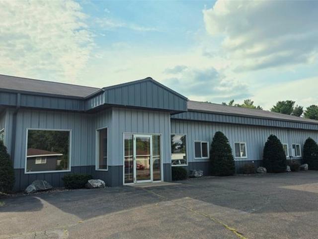 1210 Mansfield St, Chippewa Falls, WI 54729