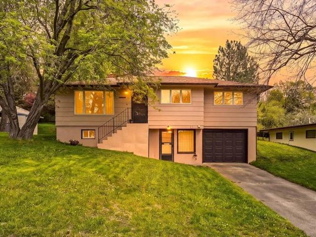 1210 NW Clifford St, Pullman, WA 99163