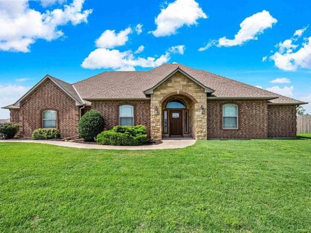 1210 NW Gray Hawk Dr, Lawton, OK 73507
