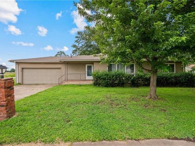1210 N 18th Pl, Independence, KS 67301