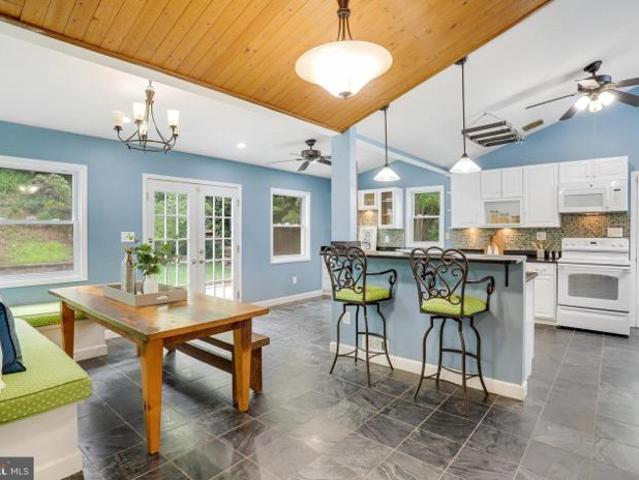 1210 N Chambliss St, Alexandria, VA 22312