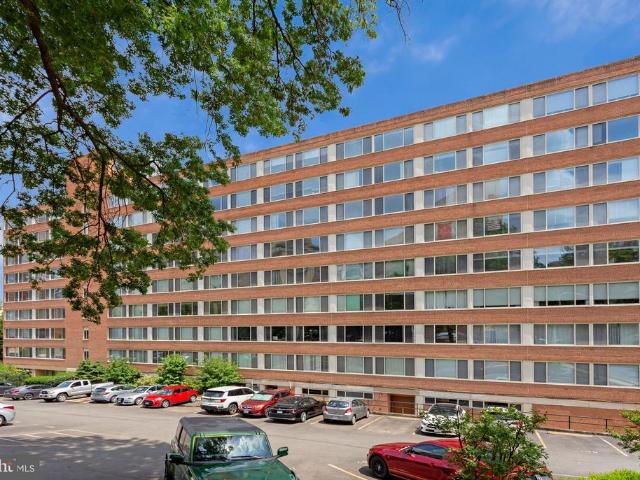 1210 N Taft Street # 909