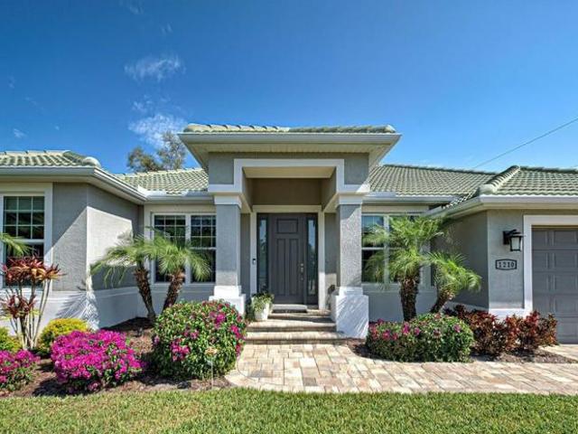 1210 Orange Ave, Nokomis, FL 34275