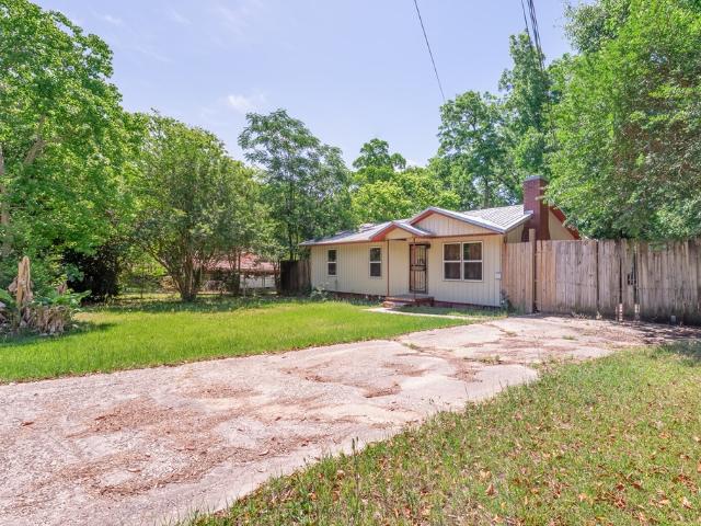 1210 Bruce St