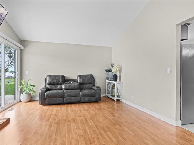 1210 Camden Lane