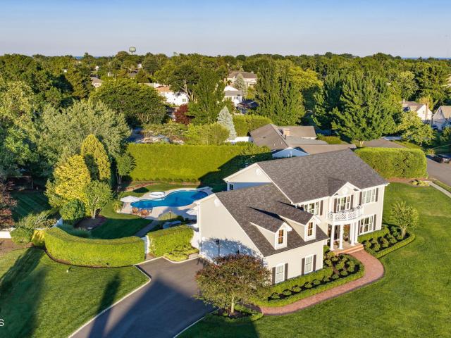 1210 Candlewood Lane