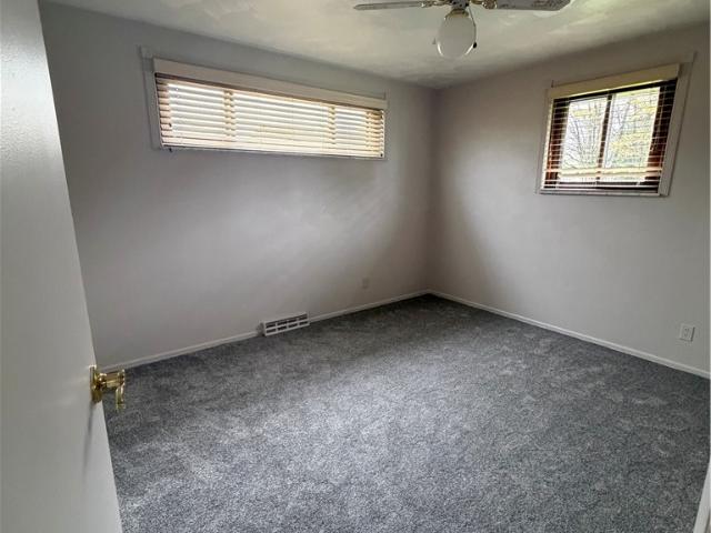1210 Doris St