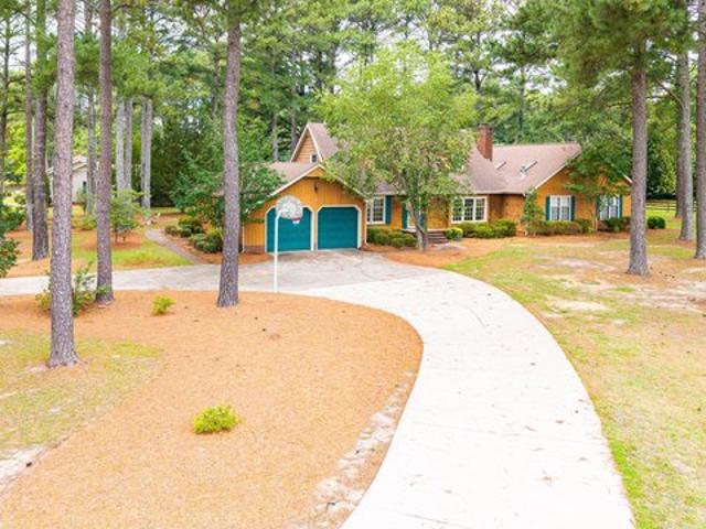 1210 E Cumberland St, Dunn, NC 28334