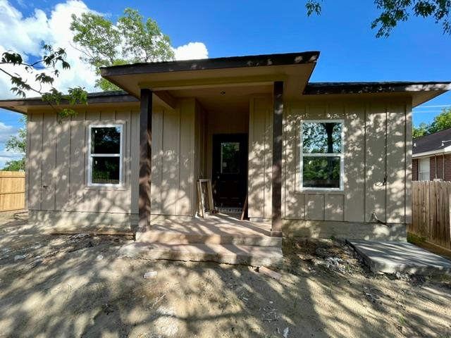 1210 E Martin Luther King Jr Street
