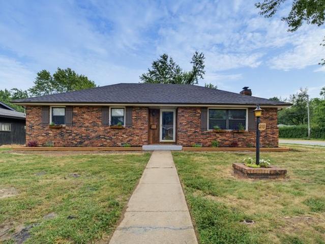 1210 E Woodland St, Springfield, MO 65804