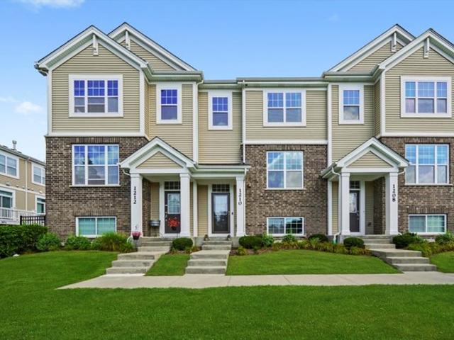 1210 Elm St, Park Ridge, IL 60068